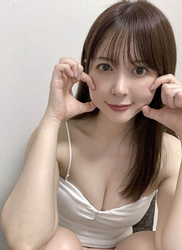 高颜值小只马《岬奈奈美》作品号剧情介绍及封面 杂谈社